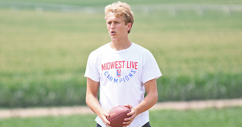 Illinois offers rising 4-star quarterback JJ Kohl