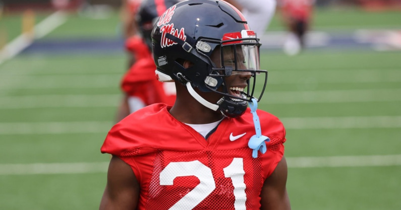 Finley taking it easy during bye, still keeping an eye on Alabama