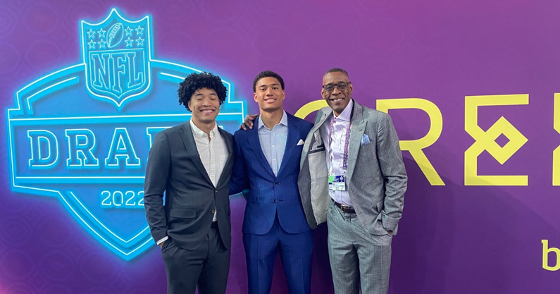 Derrek Hamilton, father of former Notre Dame safety Kyle Hamilton ...