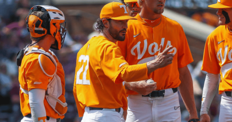 Tennessee baseball coach Tony Vitello complements fanbase ahead of ...