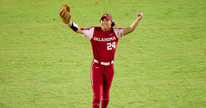 WATCH: Jayda Coleman robs home run in impressive fashion vs. Texas in ...