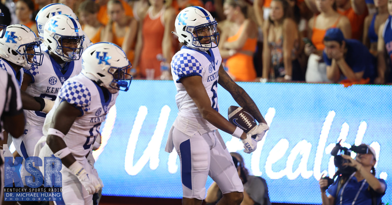 Kentucky Football Uniforms Revealed for Ole Miss Game