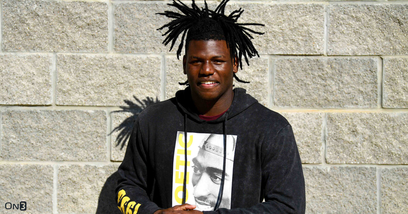 Elite EDGE Jordan Renaud makes the call for Alabama - On3