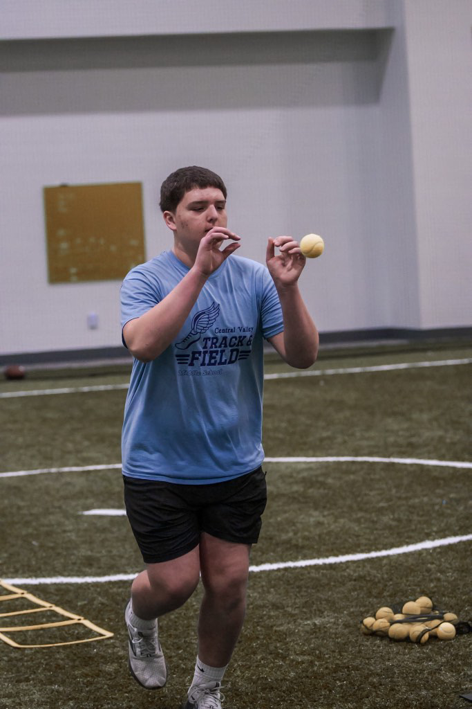 Daniel Leonard - Central Valley - Offensive Tackle