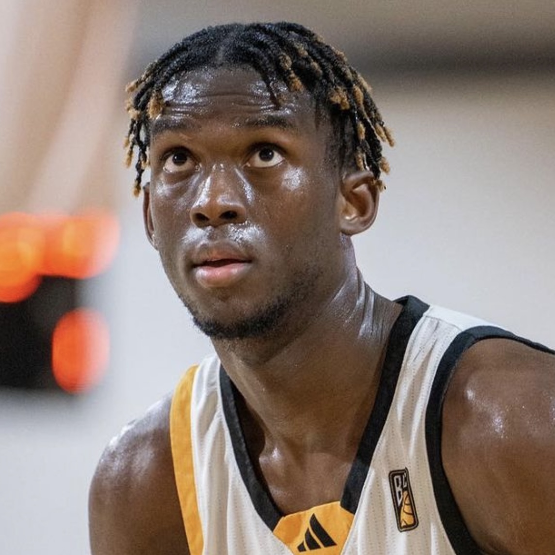 Oswin Erhunmwunse - Putnam Science Academy - Center