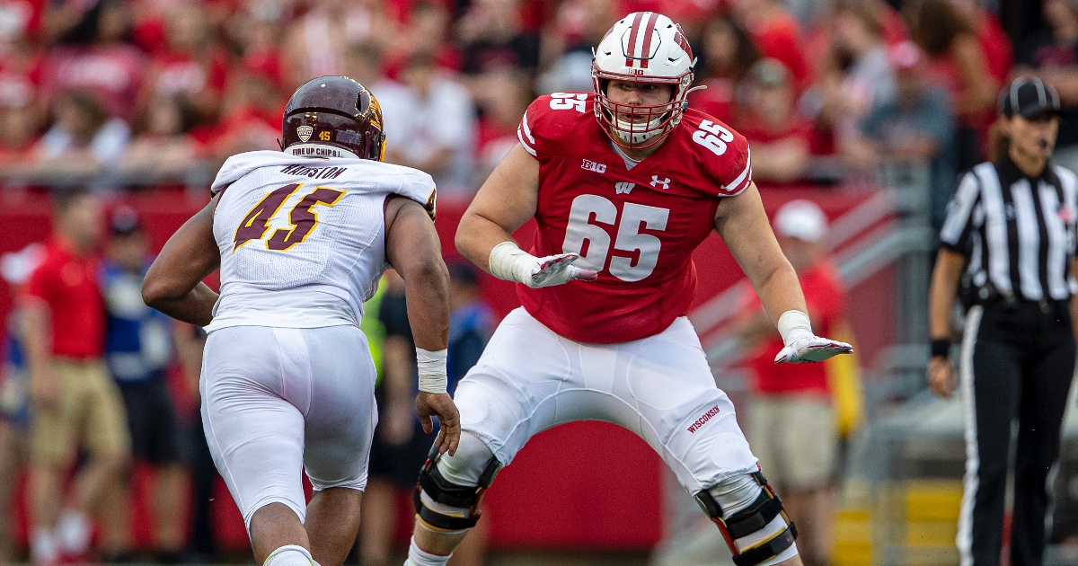 Wisconsin projected LT starter Tyler Beach out with injury