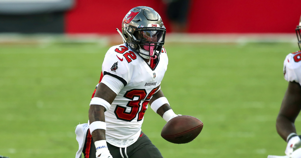 Mike Edwards named NFC Defensive Player of the Week - On3