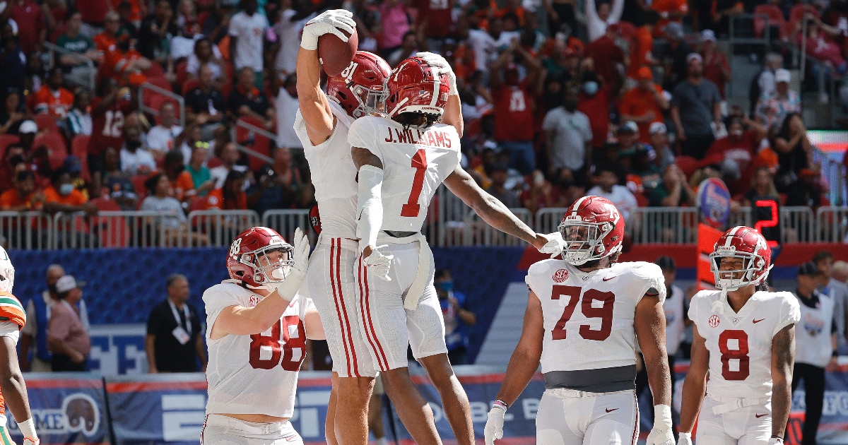 WATCH: Alabama's Jameson Williams side steps defender for touchdown