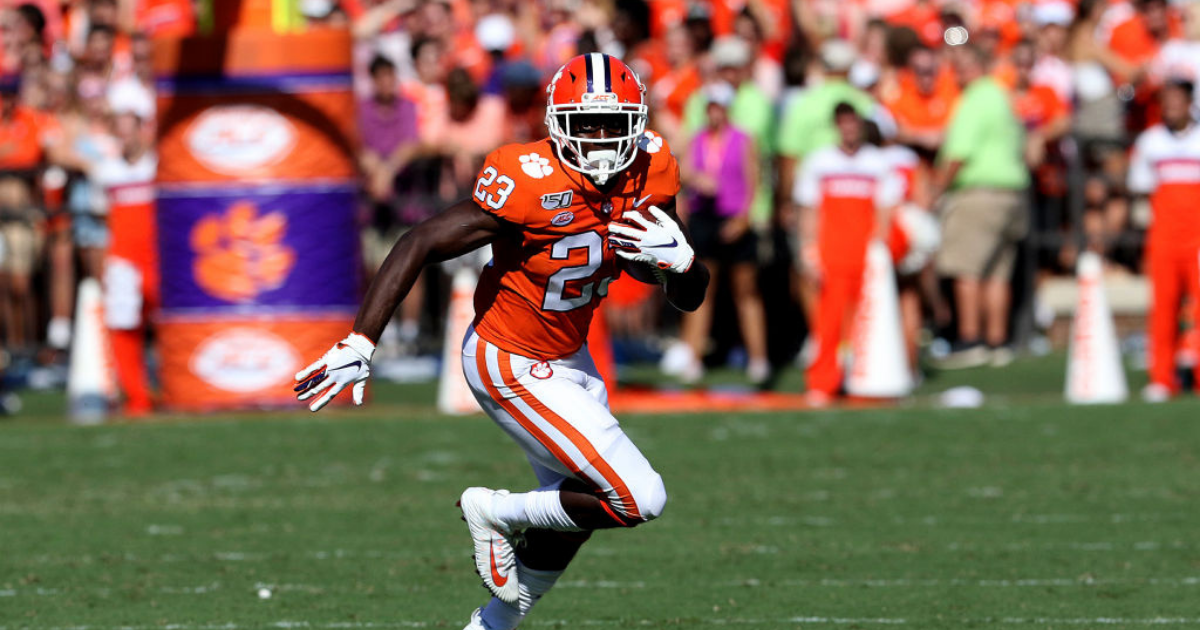 Tennessee running back Lyn-J Dixon officially enters transfer portal