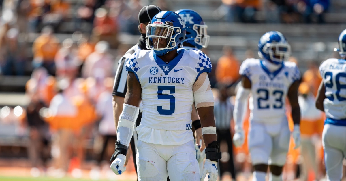 LOOK: DeAndre Square, Kentucky staff member make peace after trucking