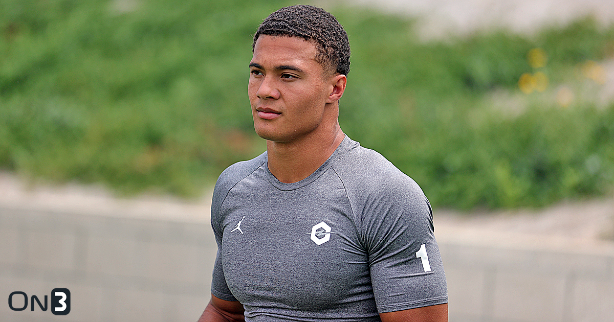 USC 5-star commit Domani Jackson wears Alabama hoodie during visit - On3