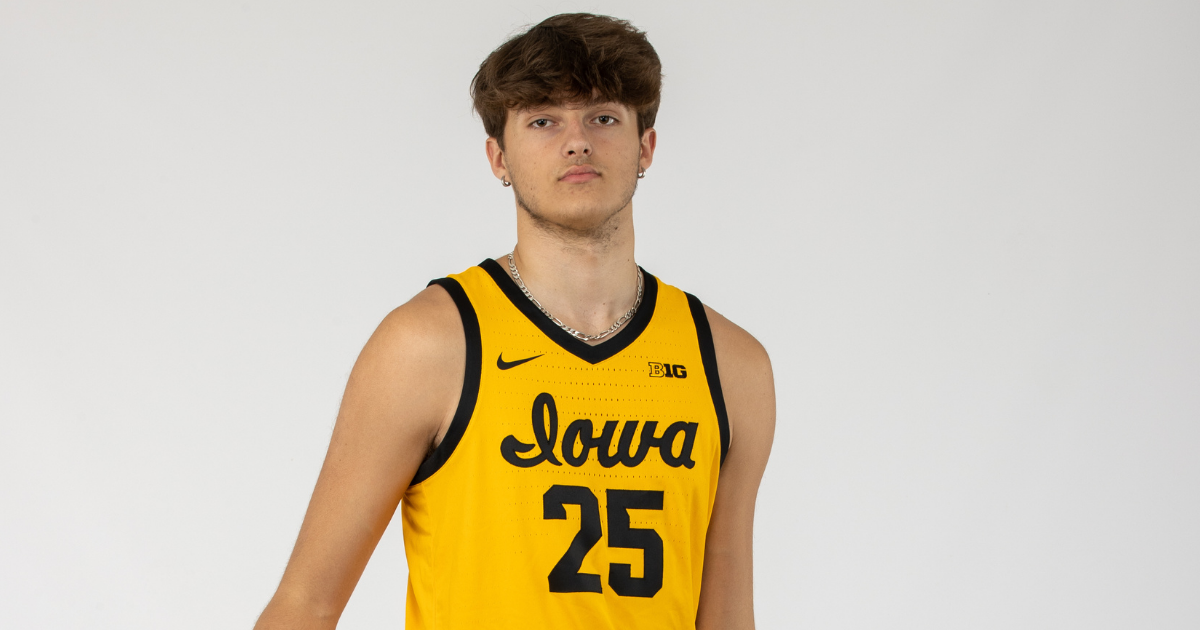 Owen Freeman, 2023 power forward, commits to Iowa