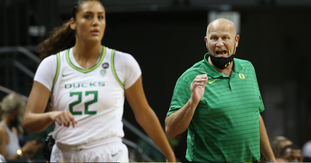 Ducks trounce Saint Martin's in season-opener, welcome fans back to ...