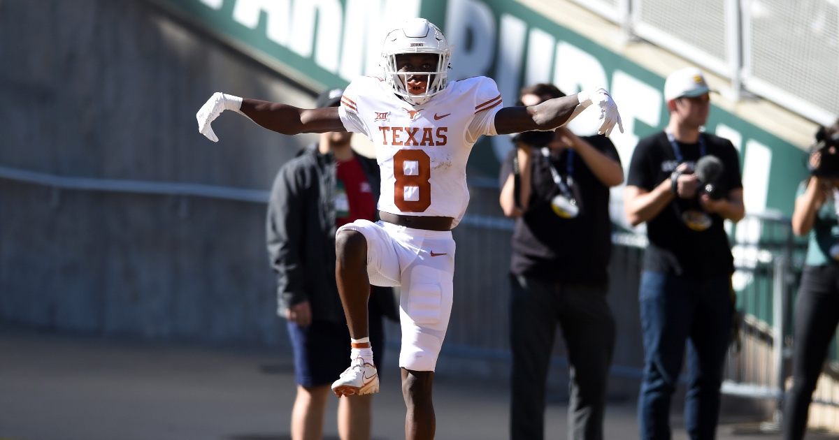 Star Texas wide receiver exits game with injury