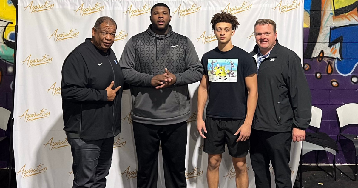 LOOK: Kentucky FB coaches visit Kiyaunta Goodwin, Elijah Reed - On3