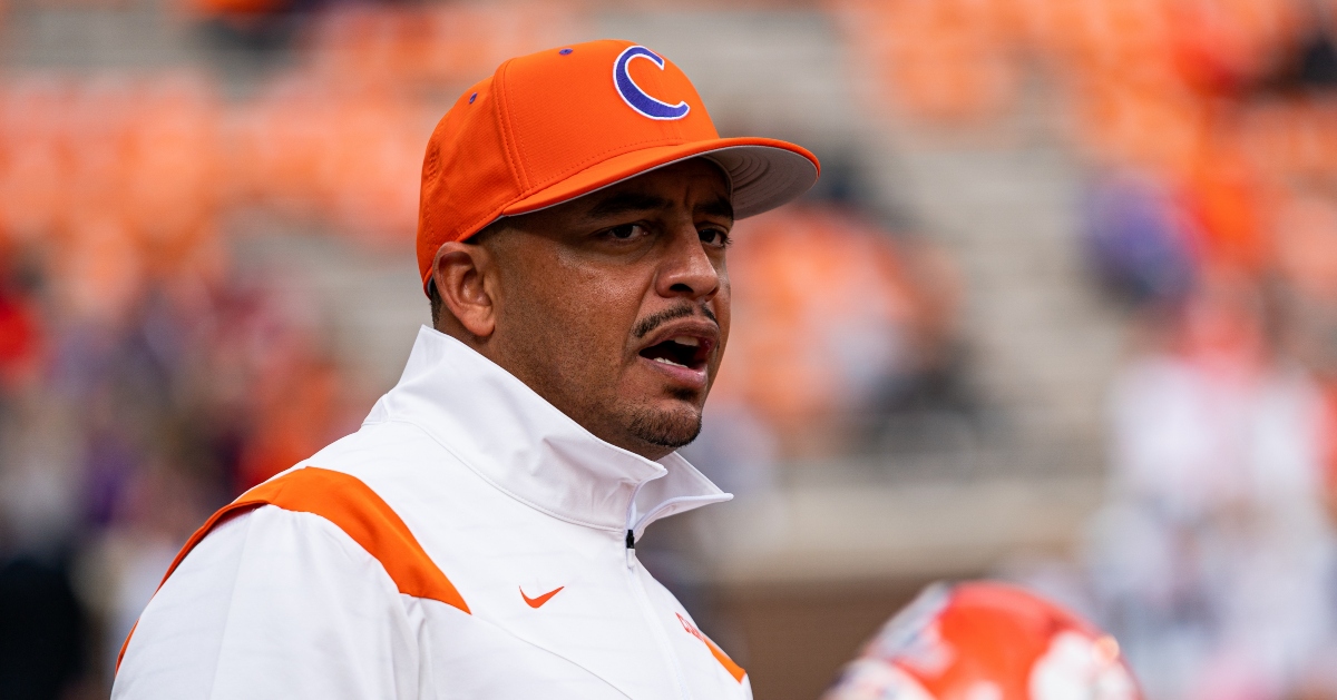 WATCH: Clemson offensive coordinator, family arrive to interview for ...