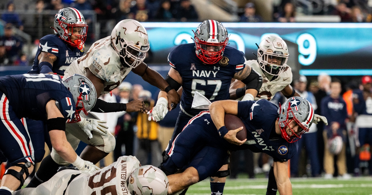 WATCH: Army-Navy turns chippy following post-play stomp - On3