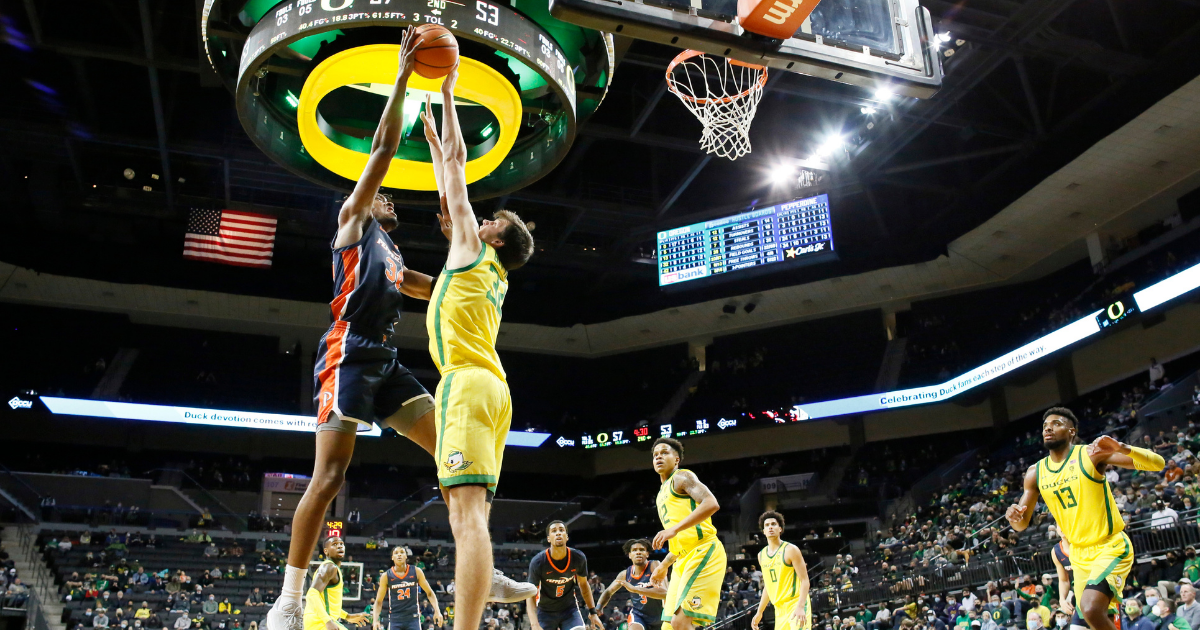 Nate Bittle provides spark as Ducks capture 68-59 win over Pepperdine - On3