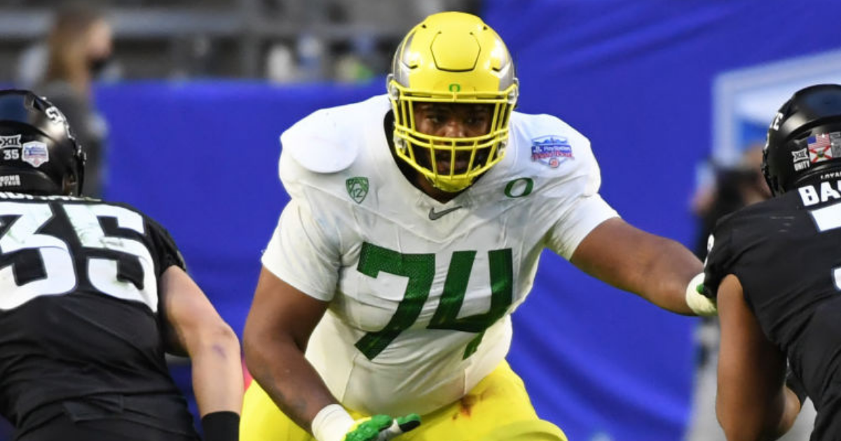 Oregon offensive lineman returning for 2022 season - On3
