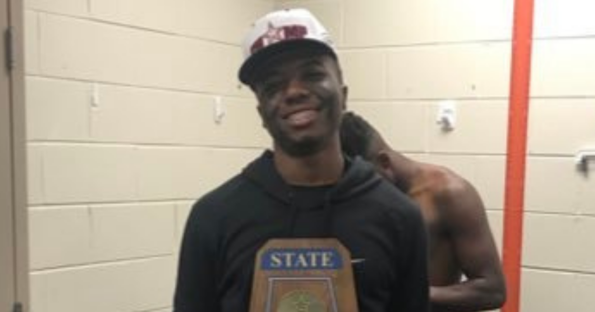 Oregon Football Offers Fast-Rising Safety Miguel Mitchell