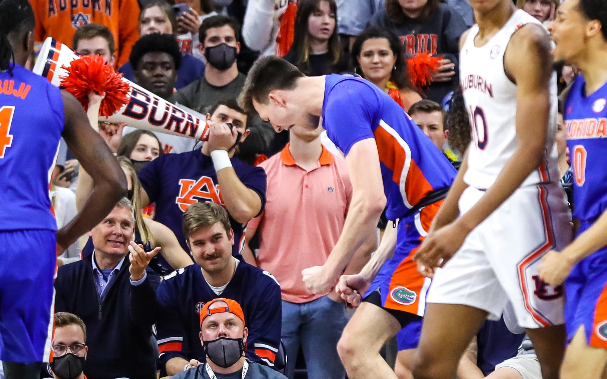 Colin Castleton's effort keeps Gators competitive against SEC's top ...