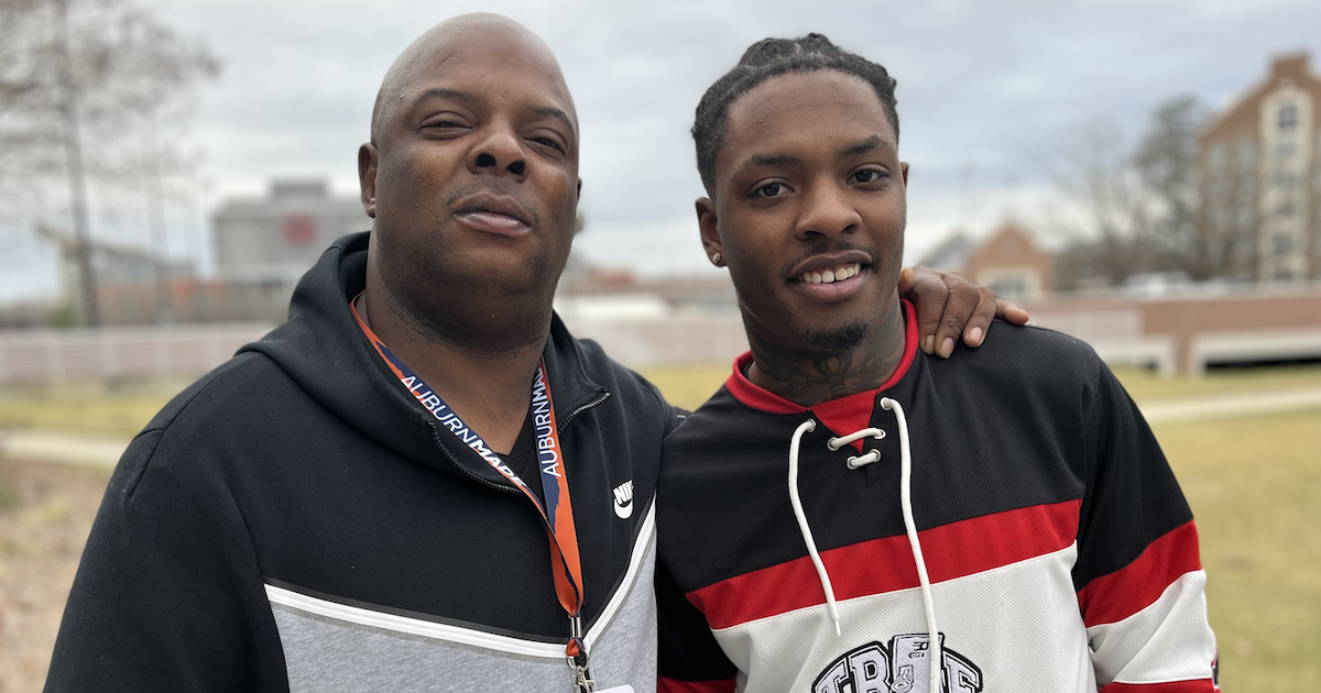 Oregon DB transfer D.J. James visits Auburn, decision soon - On3