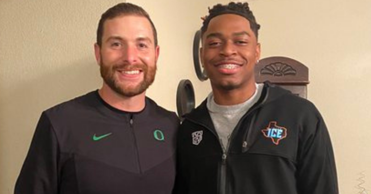 Oregon Football Visits 2022 DB Jaelyn Davis-Robinson