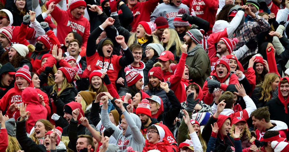 WATCH: Wisconsin fans send message to Caleb Williams during basketball ...