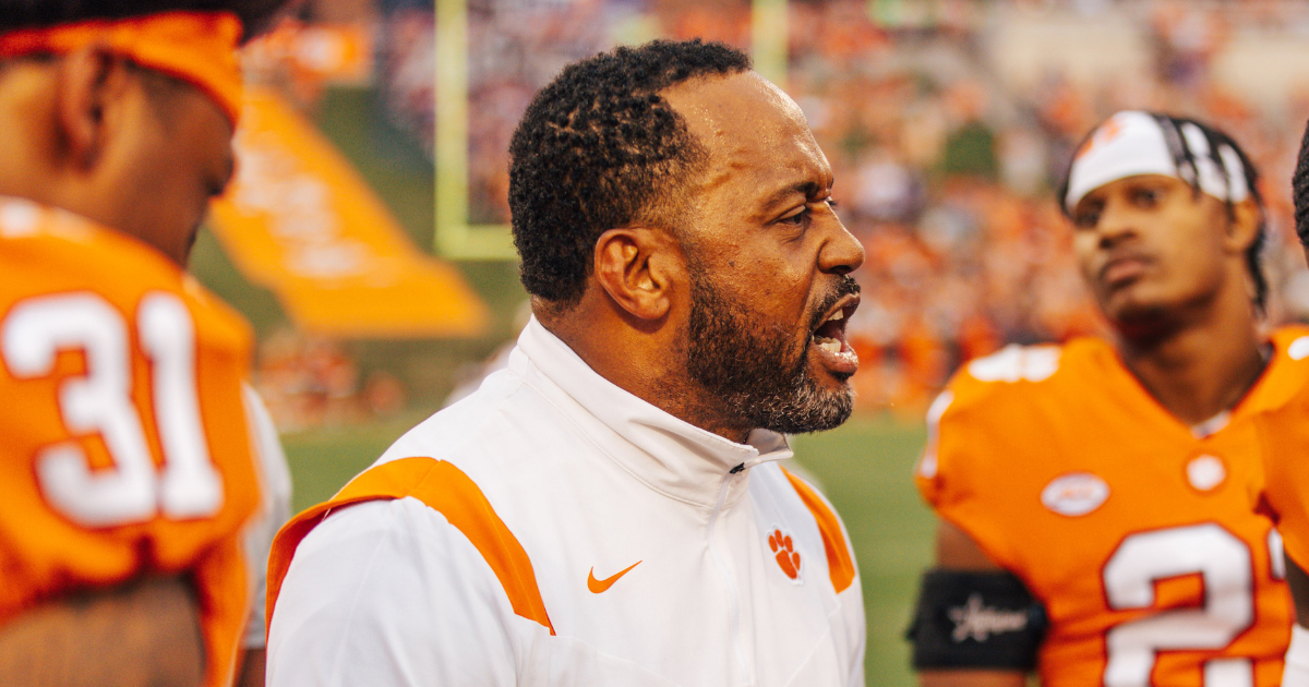 DAWGSHQ INSIDE: Latest on Georgia defensive backs coaching search - On3