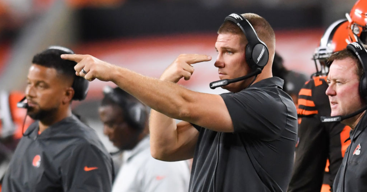 Oregon Coaching Profile: Tosh Lupoi - On3