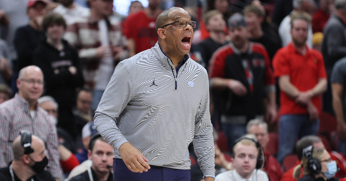 Hubert Davis details biggest factor in North Carolina's blowout loss to ...