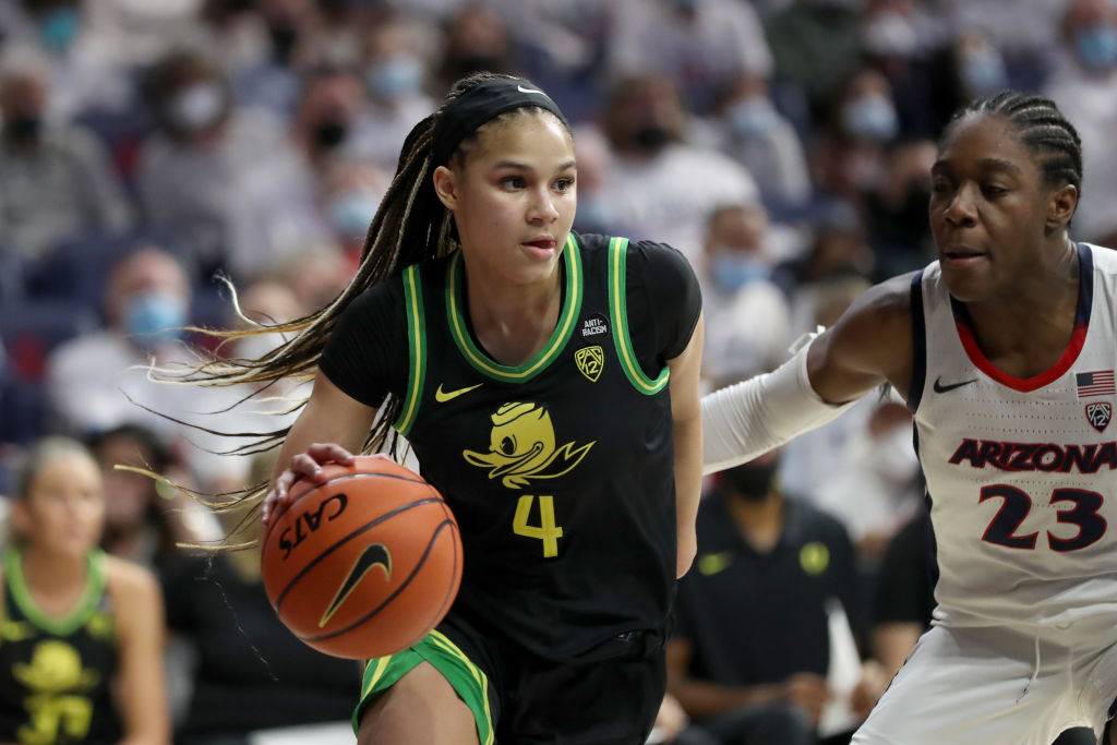 Endyia Rogers carries Oregon to crucial win in Pac-12 tournament opener ...