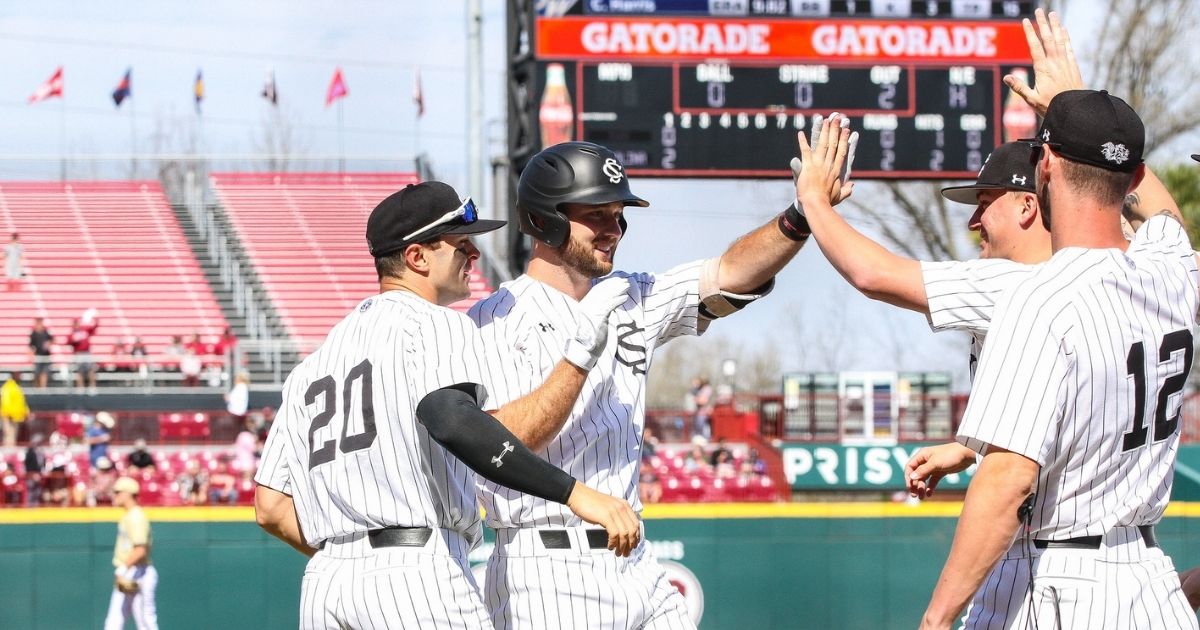 South Carolina finishes sweep of George Washington on Saturday