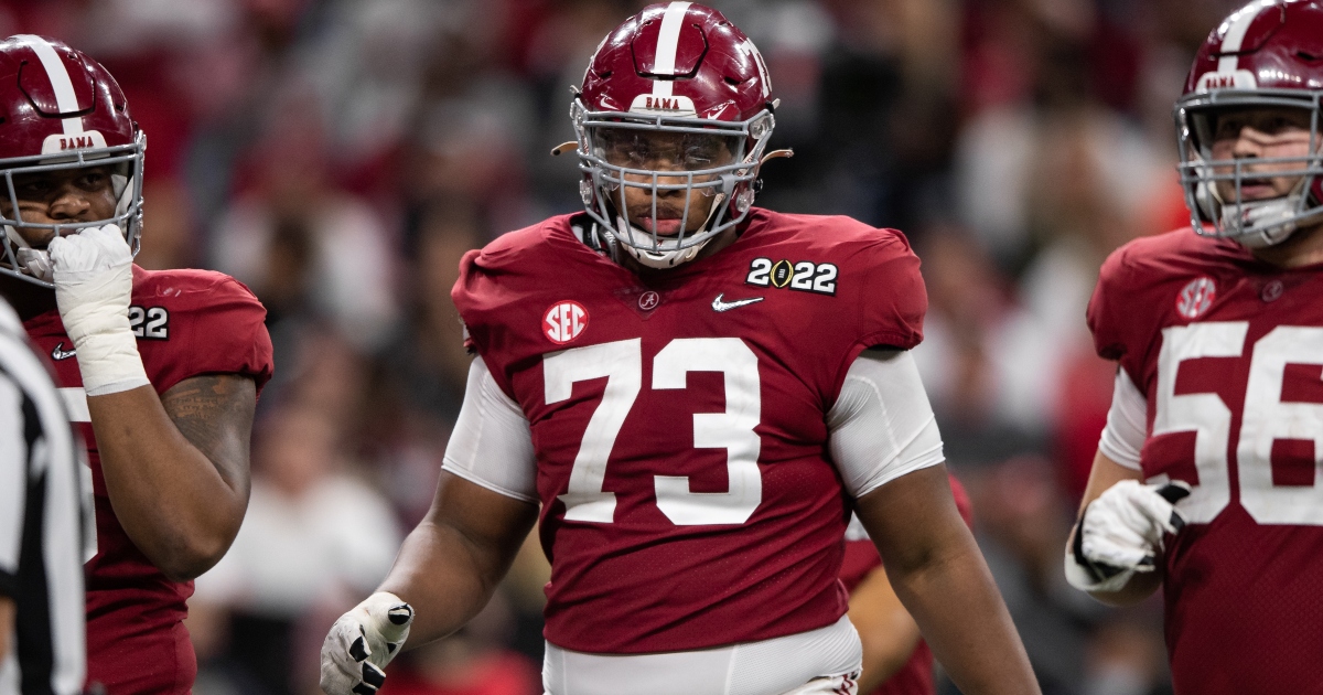 Former Alabama offensive lineman makes massive decision on status for ...