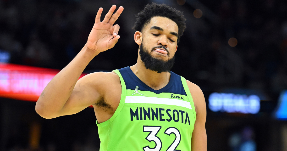 BBNBA: buzzer-beaters, posters and trick shots fill NBA Monday