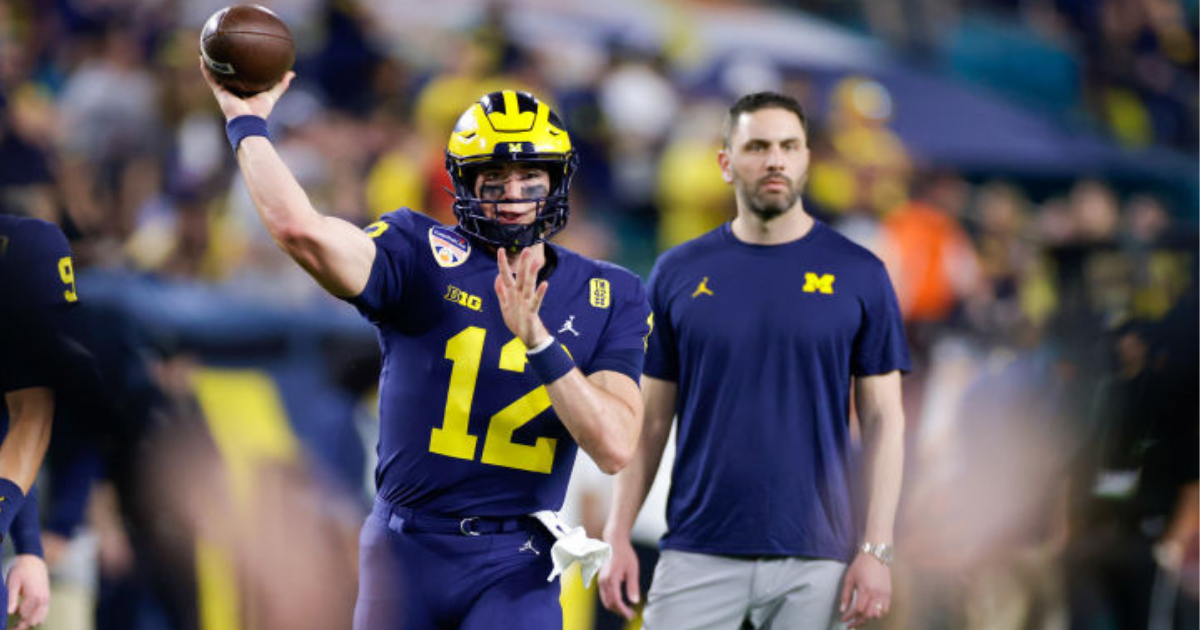 Michigan football: Analyst weighs in on quarterback battle