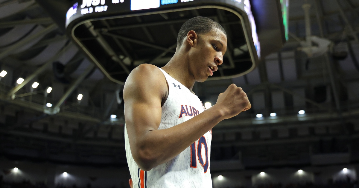 WATCH: Jabari Smith slam caps impressive opening win for Auburn ...
