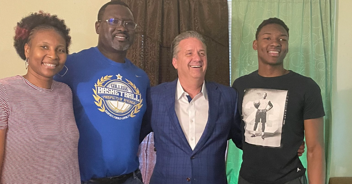 Kentucky offers '22 guard Adou Thiero following John Calipari visit - On3