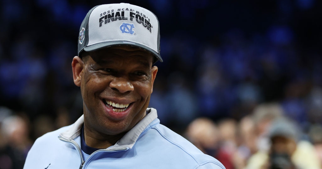 Roy Williams shares moment with Hubert Davis after Final Four berth - On3