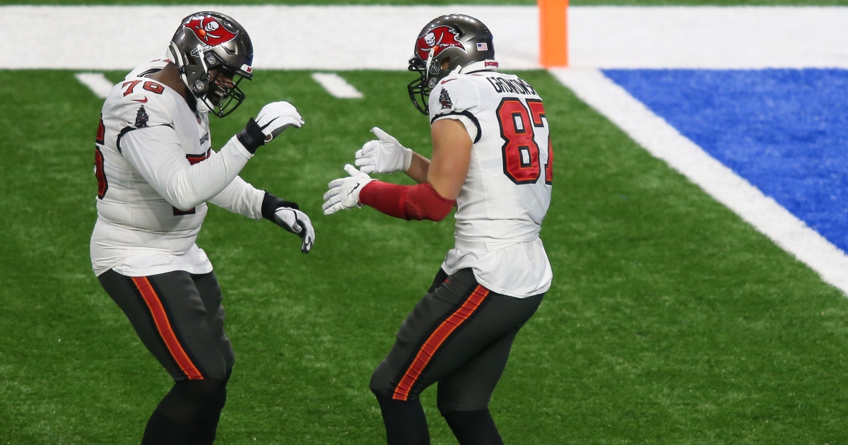 WATCH: Rob Gronkowski performs on stage with Vanilla Ice singing "Ice ...