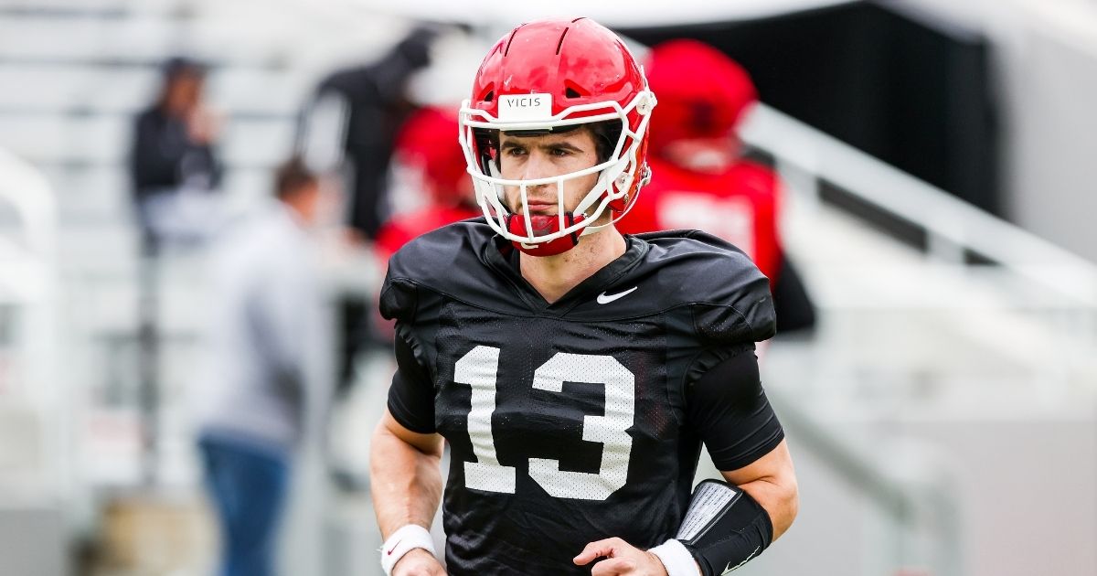 LOOK: Stetson Bennett poses with U.S. Navy Blue Angels after flying ...