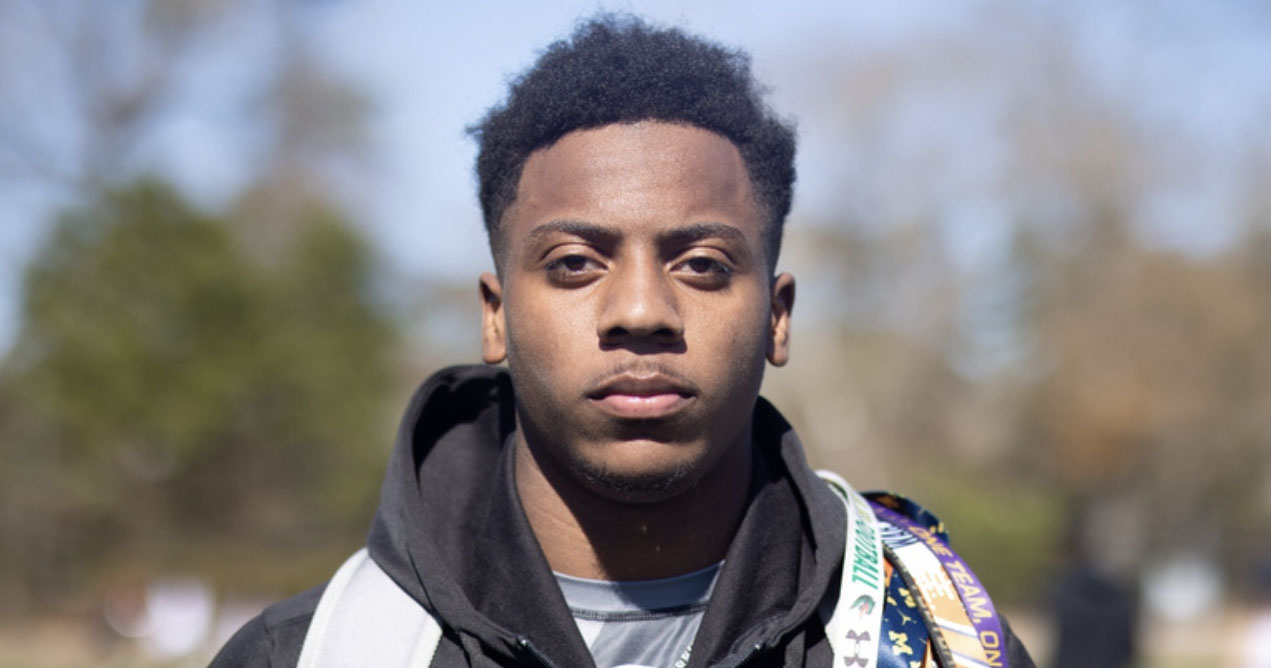 Dakaari Nelson cuts his schools to 6, Auburn still in it