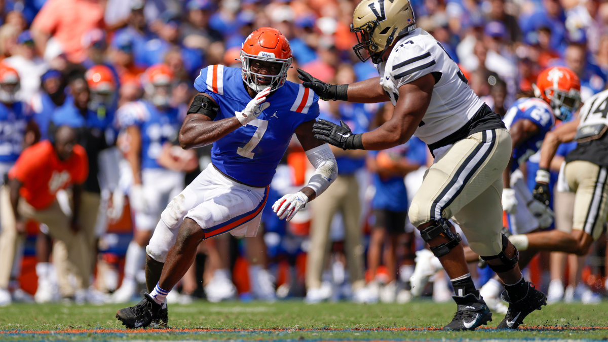 Former Florida LB Jeremiah Moon shares experience with Marine