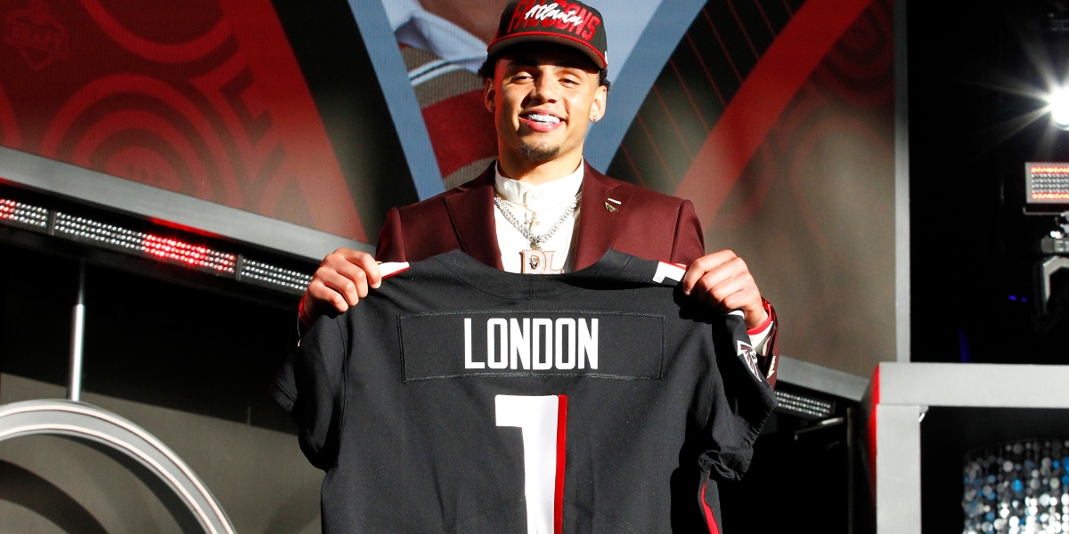 WATCH: Drake London gets emotional surprise from parents at NFL Draft