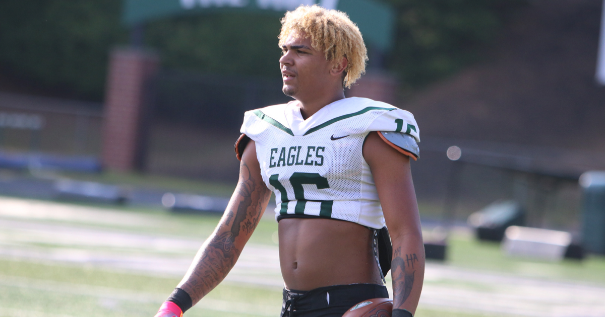 LOOK: Ethan Davis, Tennessee 4-star TE commit, visited by Volunteers ...