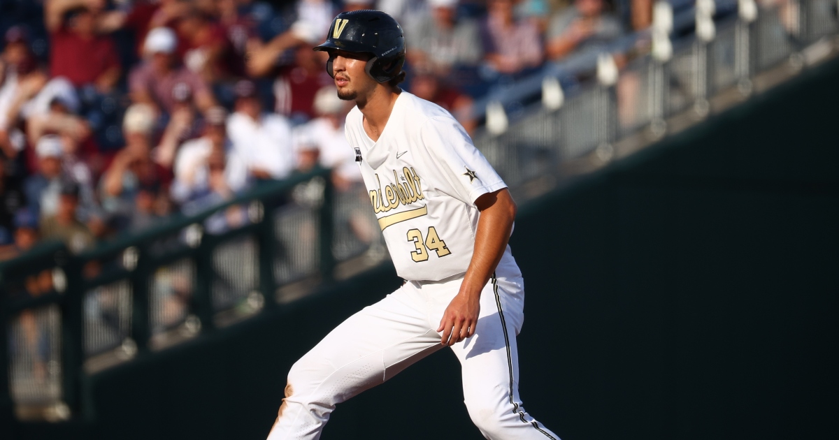 WATCH: Spencer Jones blasts a three-run home run to put Vandy up 4-0 on ...