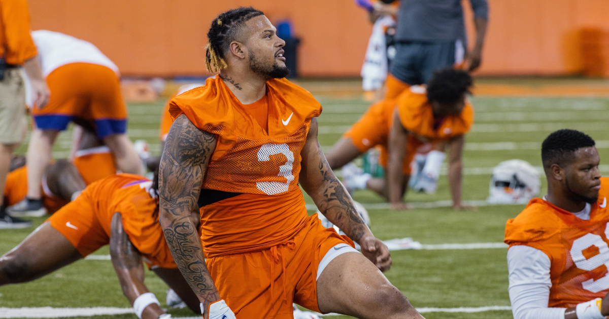 Clemson football: Xavier Thomas to miss time with foot injury