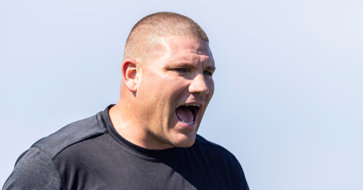 Oregon DC Tosh Lupoi addresses his intensity as a coach: 'I'm utterly ...