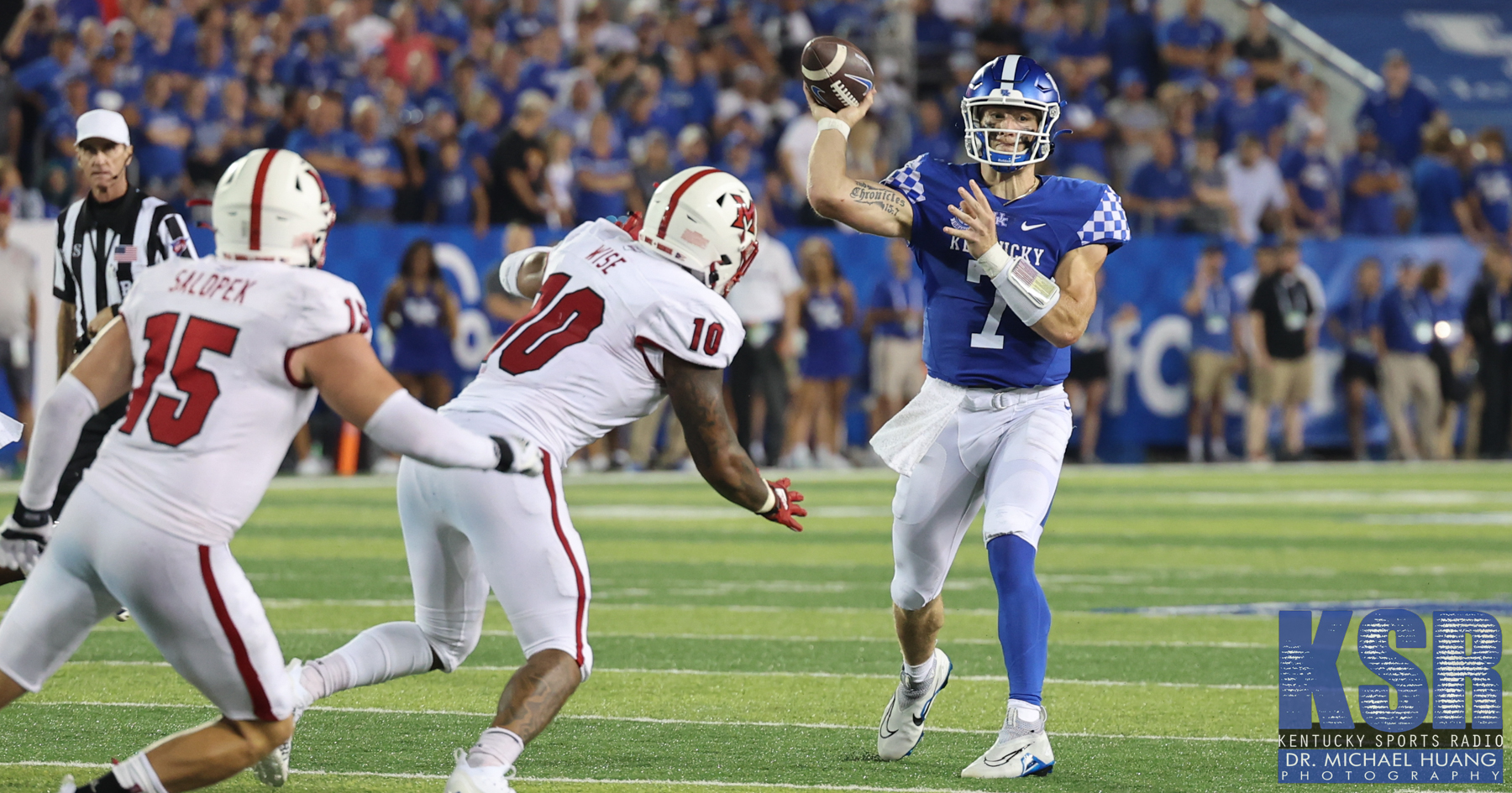 WATCH: Kentucky Offense Prepares for Rowdy Atmosphere at Florida - On3