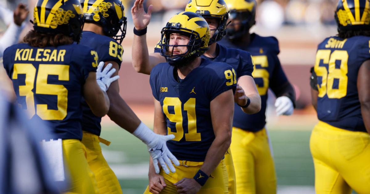 Michigan football: The story behind Brad Robbins' mustache